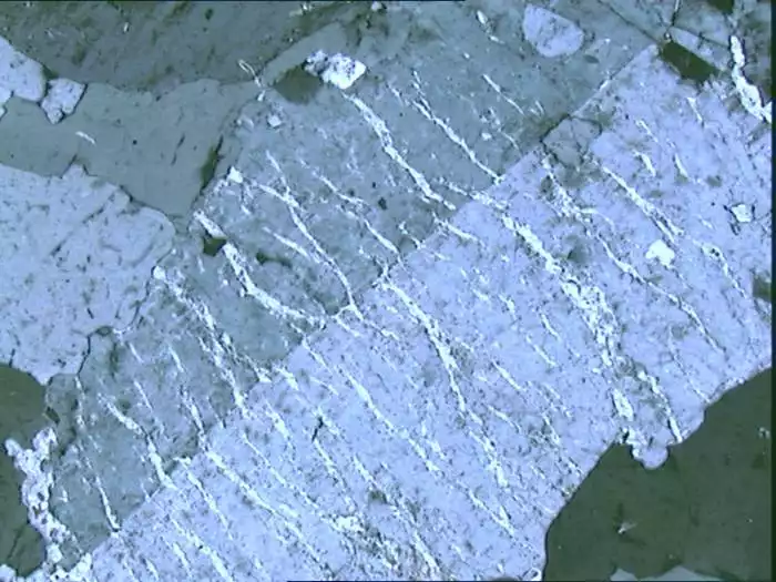 anorthite thin section
