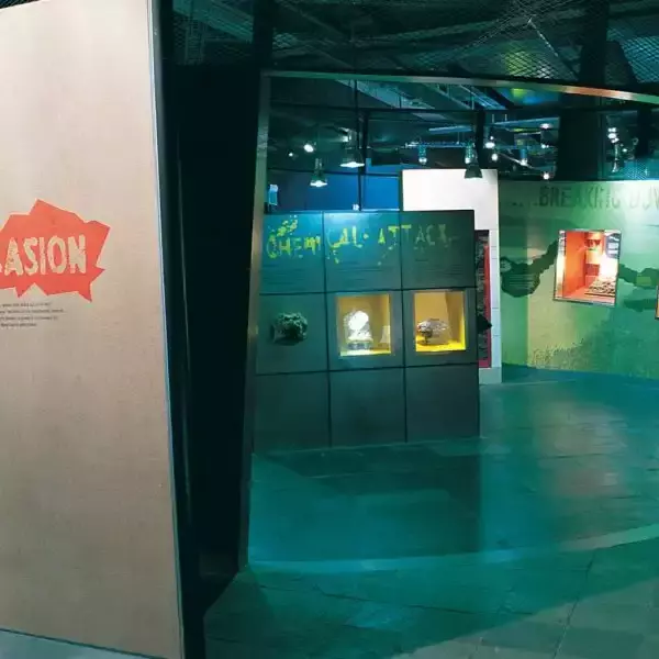 Understanding weathering through museum-curated displays